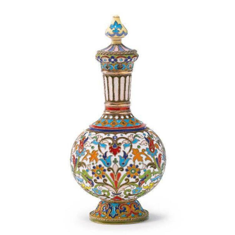 News - The Development of Perfume Bottles