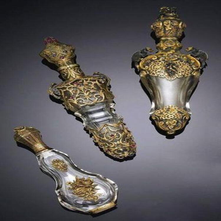 News - The Development of Perfume Bottles